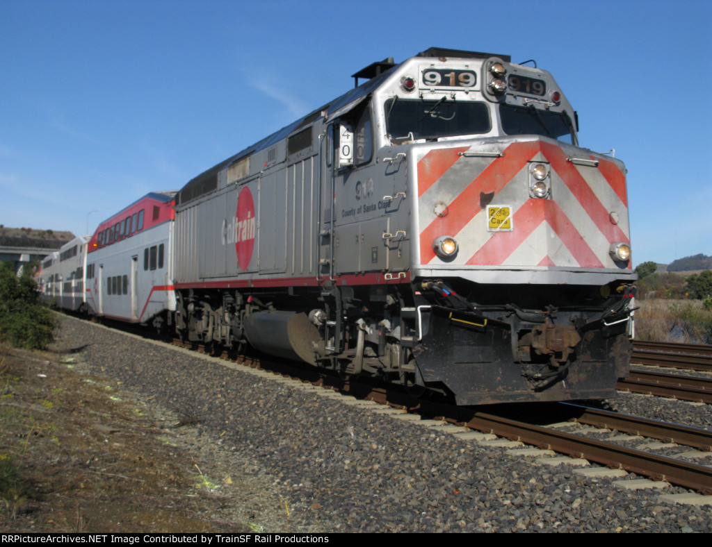 JPBX 919 Leads Caltrain 240